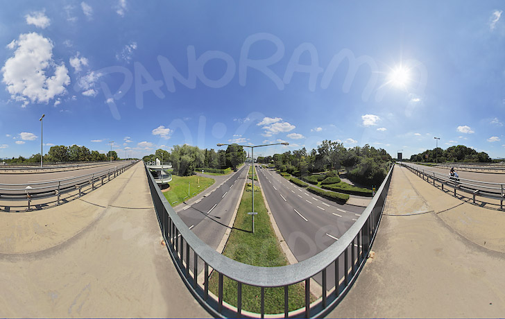 Das Schwanheimer Ufer von derr Schwanheimer Brückeaus - Panorama ...